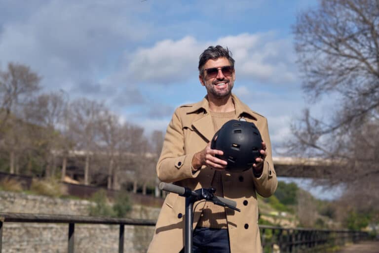 Comment choisir son équipement de trottinette : casque, vêtements ... Comment choisir son équipement de trottinette : casque, vêtements ...
